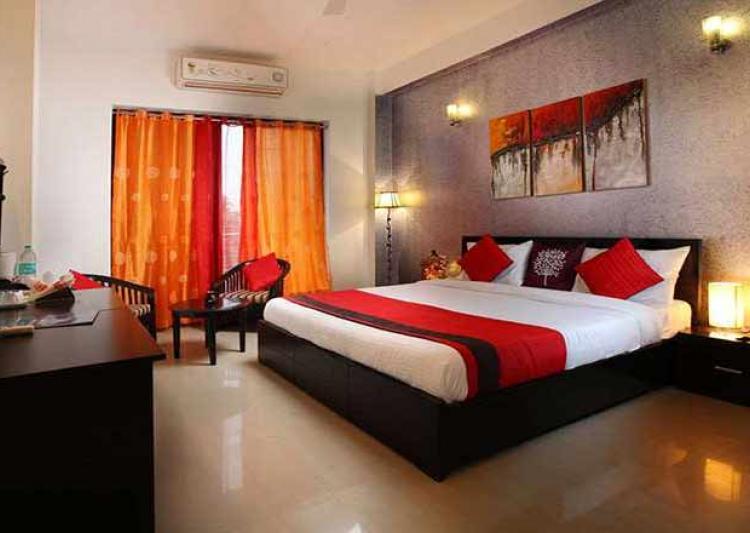 Which Relationship Mode Are You In - Oyo Rooms or StayUncle